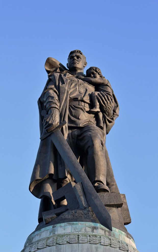 White Lenin – LENIN IS STILL AROUND